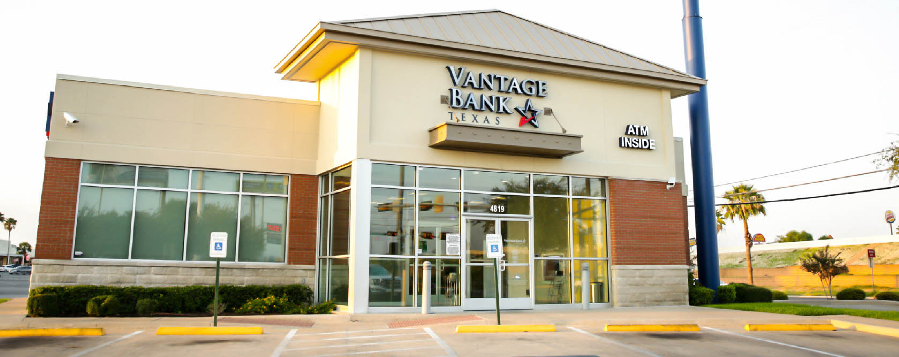 Community bank in Laredo, Texas 78041 | Vantage Bank - 24