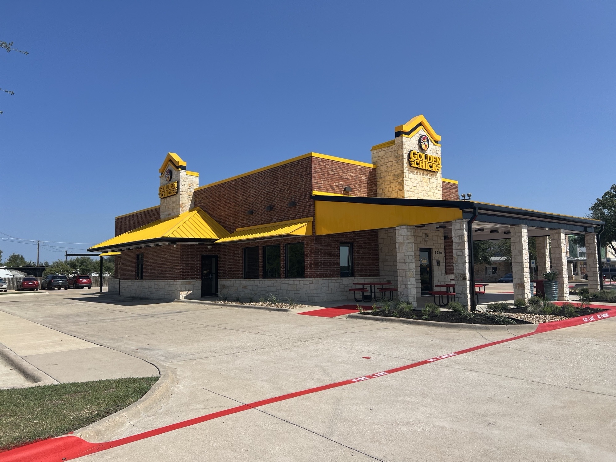 Golden Chick Location in Round Rock , TX | 1446