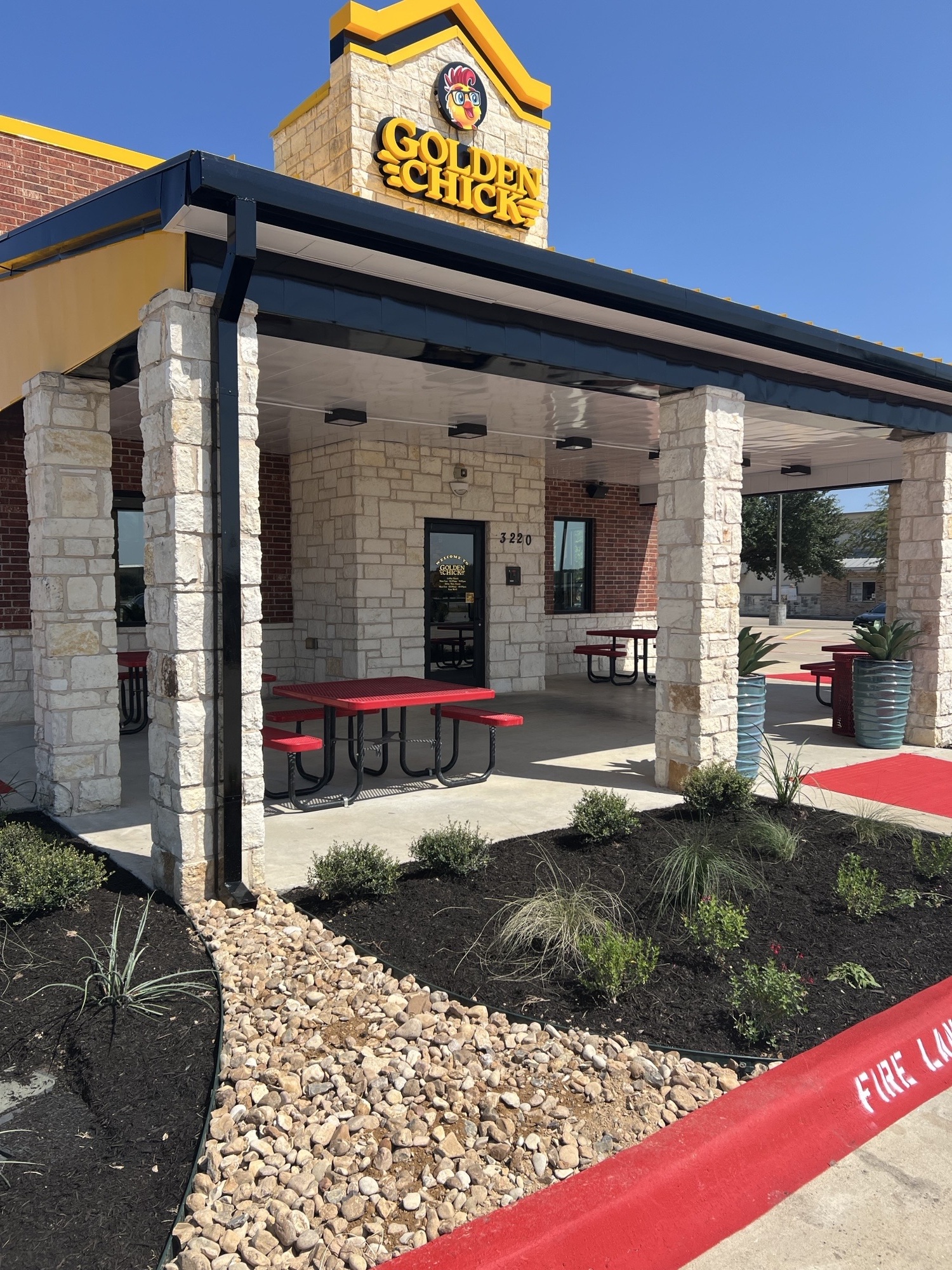 Golden Chick Location in Round Rock , TX | 1446