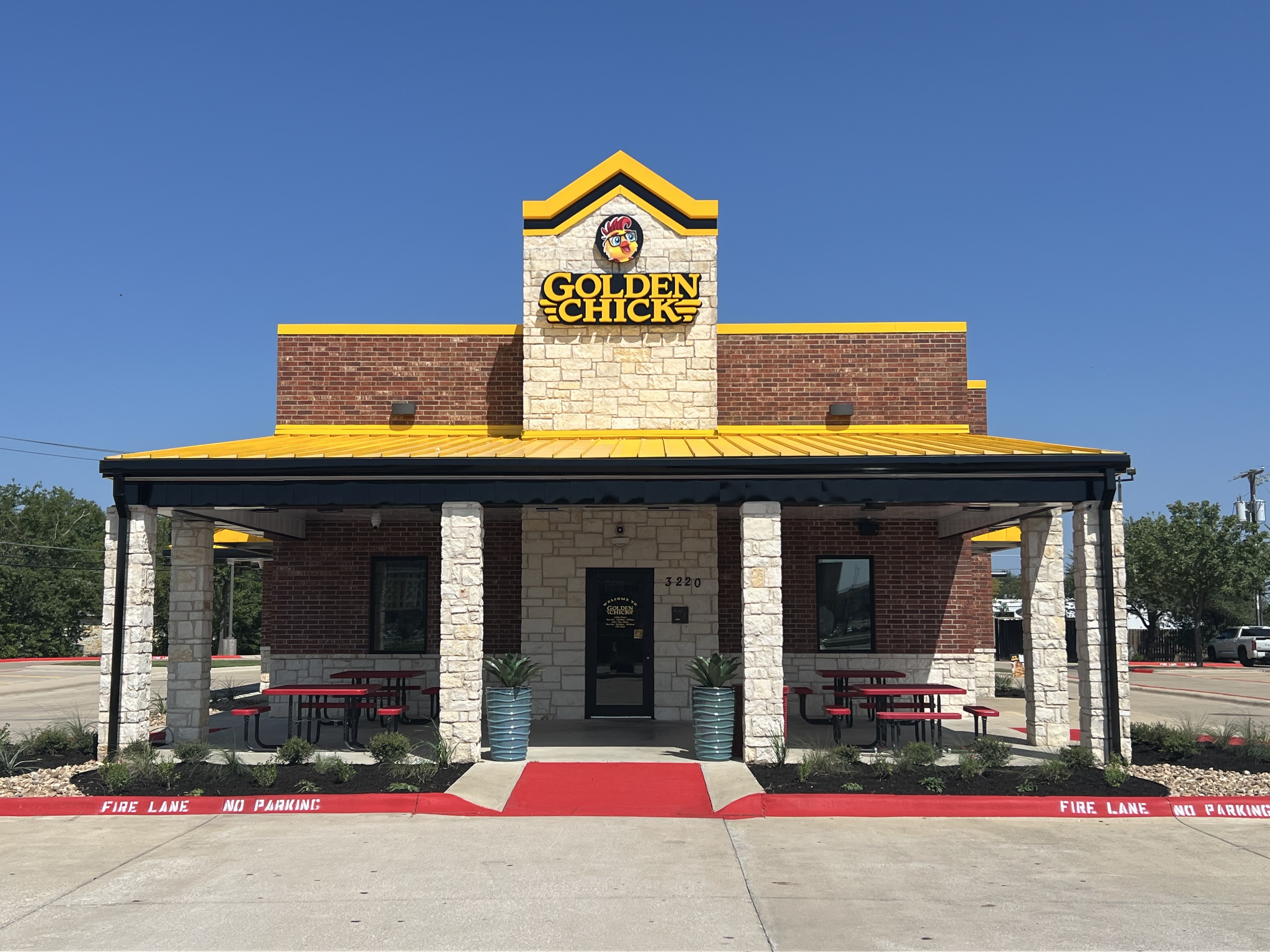 Golden Chick Location in Round Rock , TX | 1446