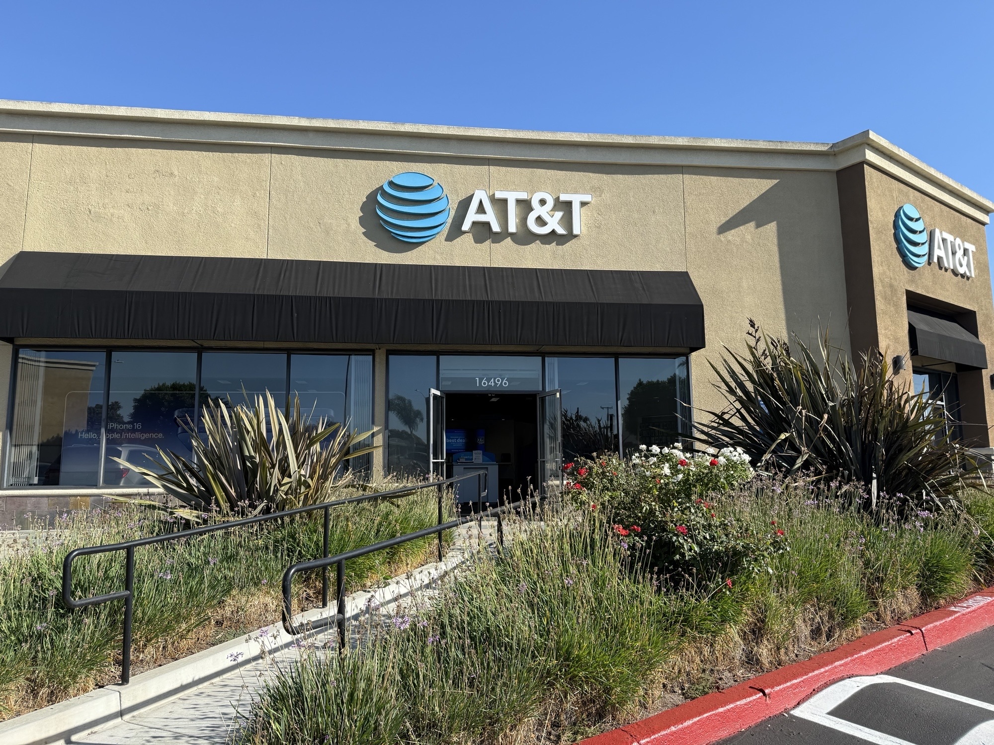 Phones, Internet & Holiday Tech Gifts at AT&T | AT&T Beach Blvd - 16496 ...