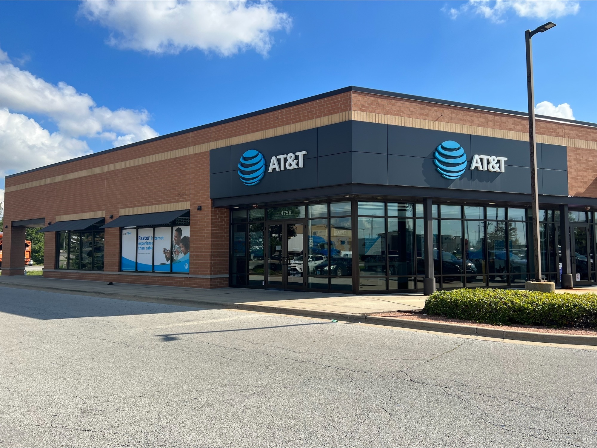 Phones, Internet & Holiday Tech Gifts at AT&T | AT&T Crestwood - 4756 W ...