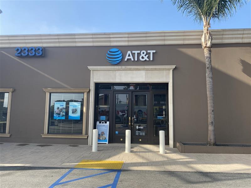 Phones, Internet & Holiday Tech Gifts at AT&T | AT&T West Los Angeles ...