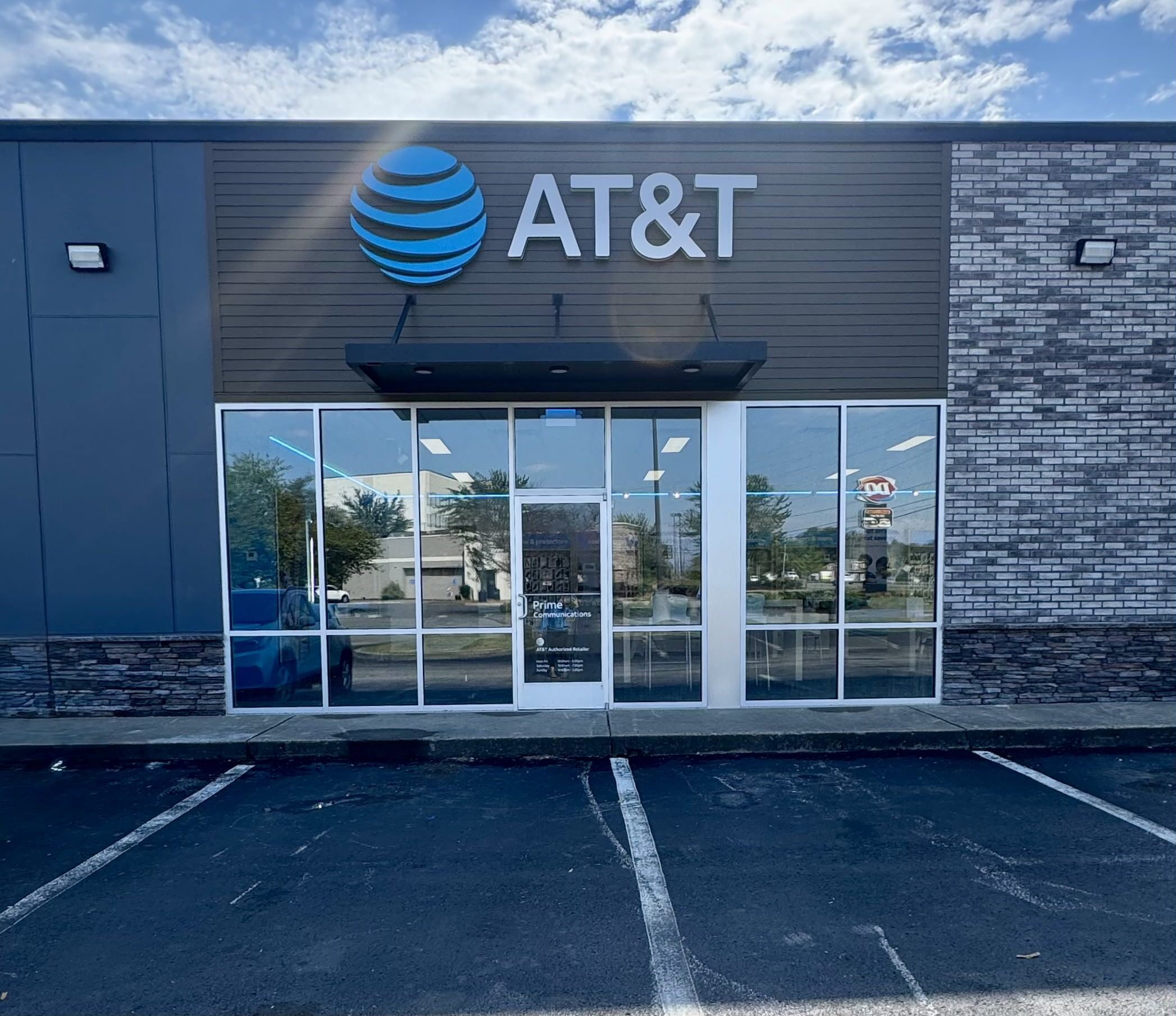 Phones, Internet & Holiday Tech Gifts at AT&T | AT&T Centre Stage ...