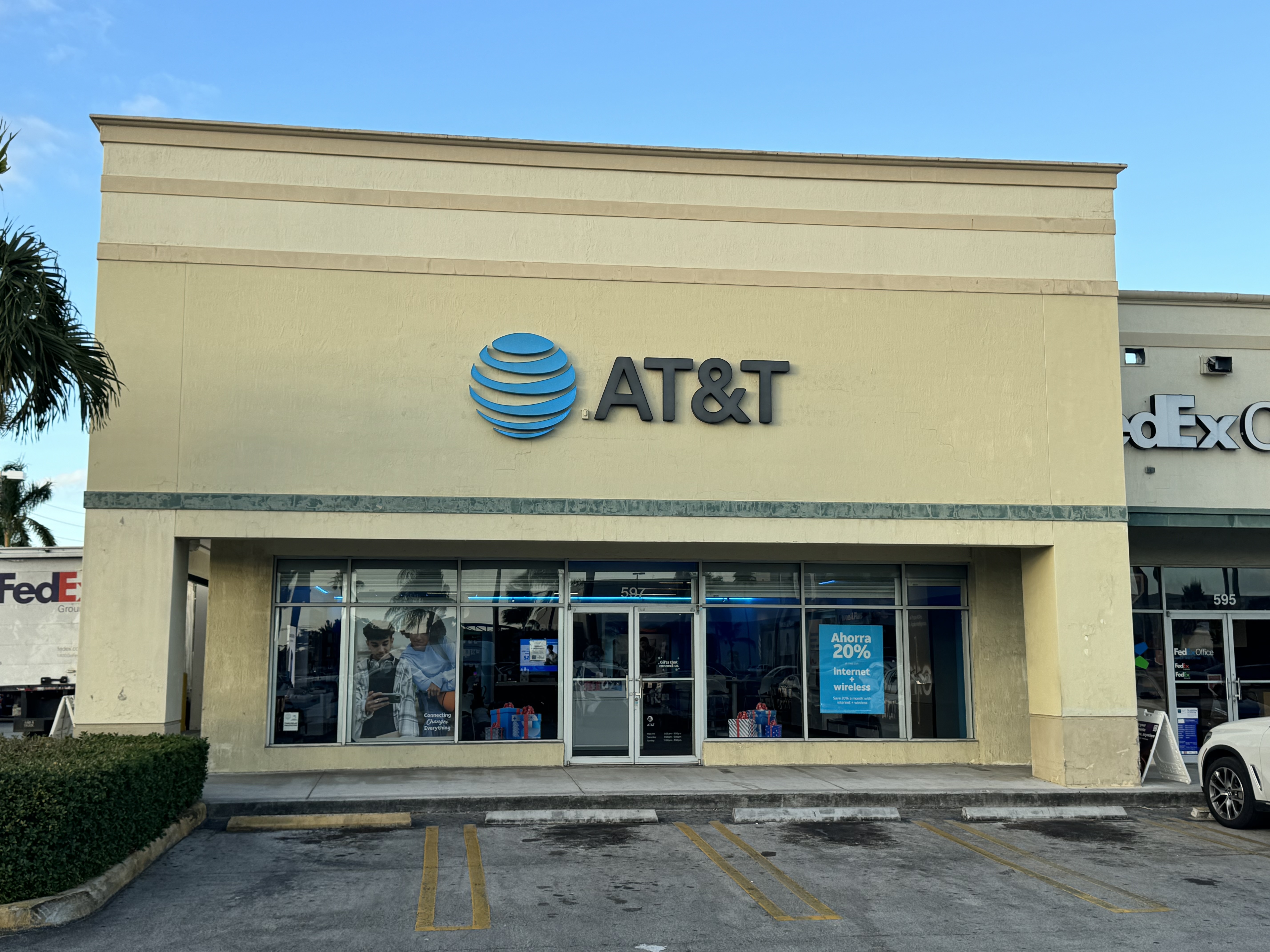 Cell Phone Store in Hialeah | iPhones, Samsung Phones, Prepaid Phones ...