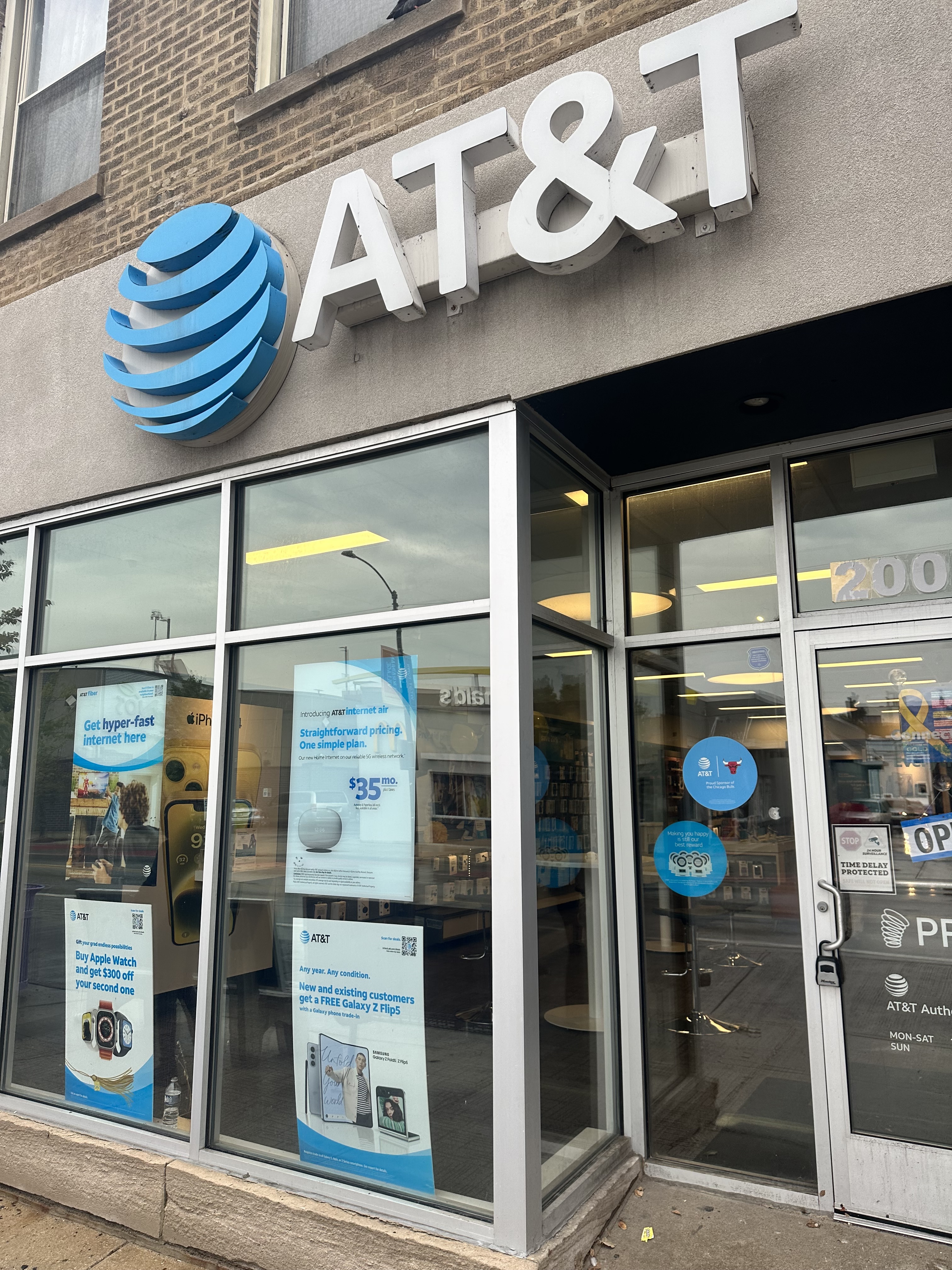 Cell Phone Store in Chicago | iPhones, Samsung Phones, Prepaid Phones ...