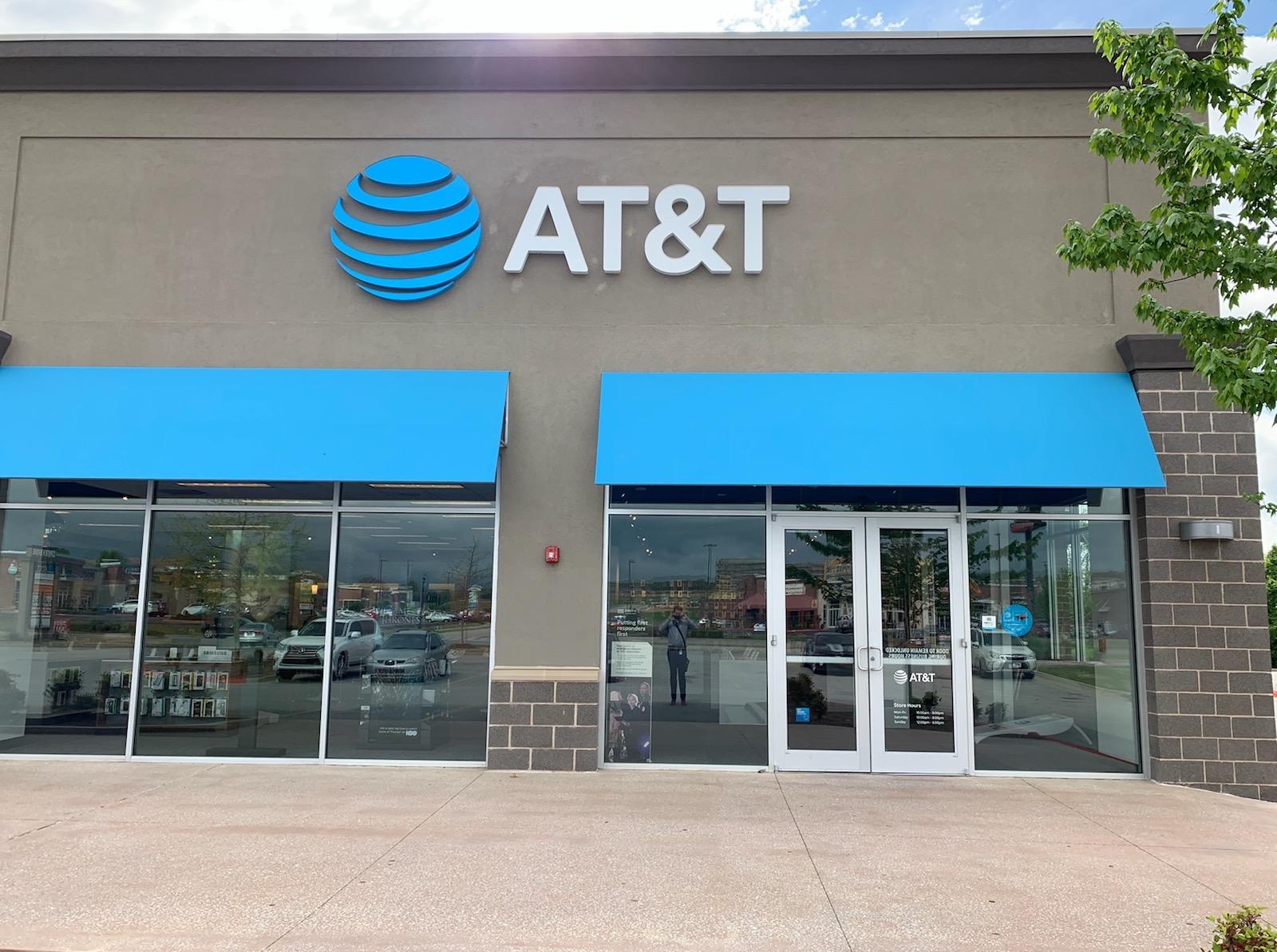 Phones, Internet & Holiday Tech Gifts at AT&T | AT&T Creekside At ...