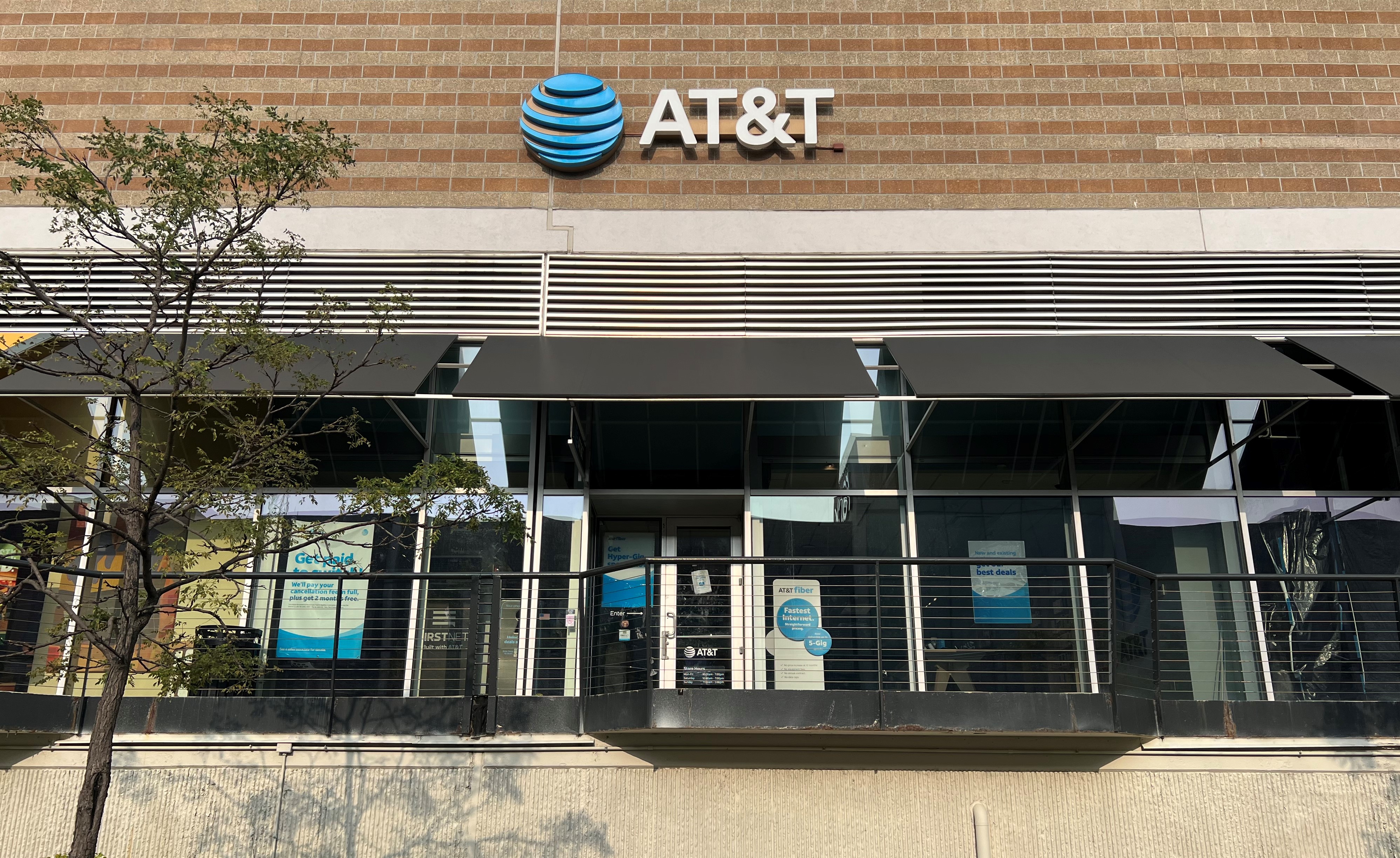 Cell Phone Store in Chicago | iPhones, Samsung Phones, Prepaid Phones ...