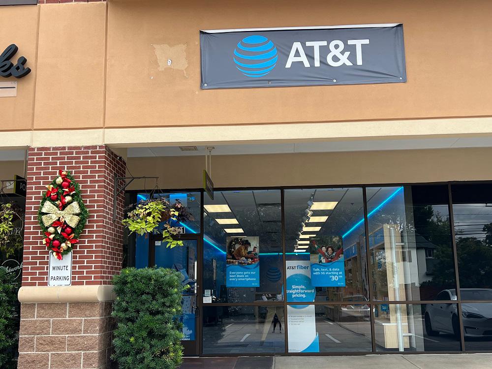 Phones, Internet & Holiday Tech Gifts at AT&T | AT&T RICHMOND AVENUE ...