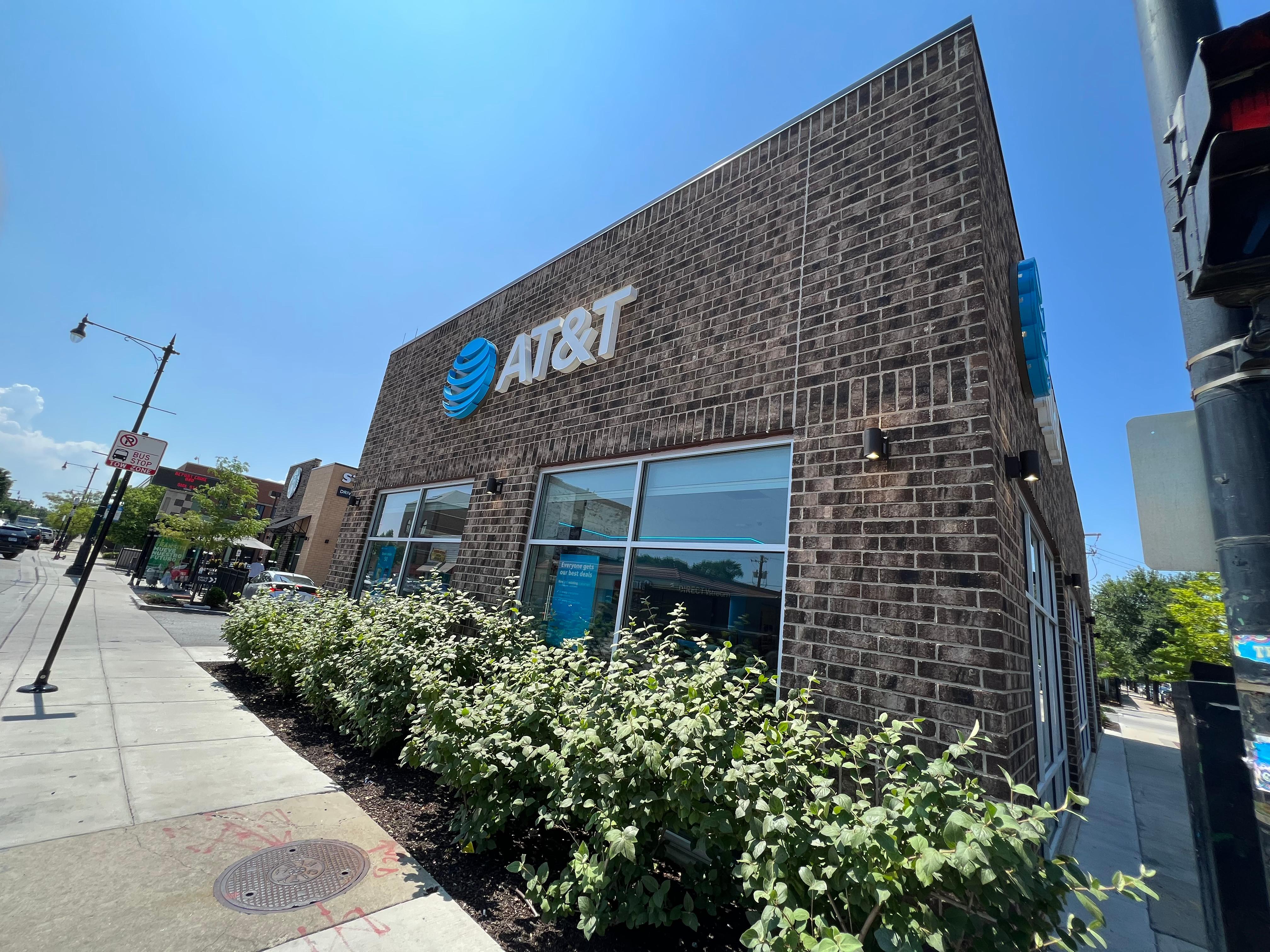 Cell Phone Store in Chicago | iPhones, Samsung Phones, Prepaid Phones ...