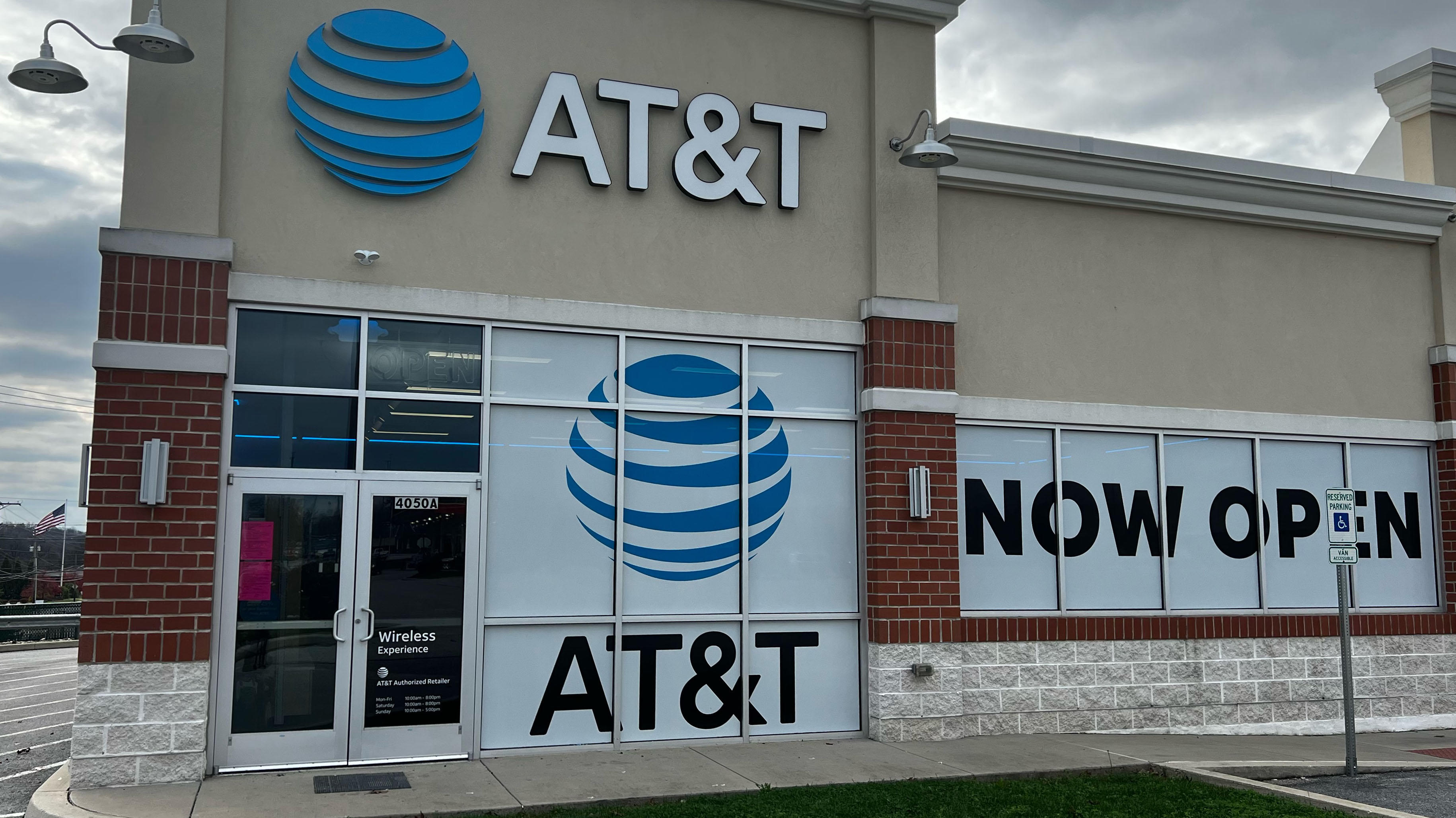 Cell Phone Store in Manchester | iPhones, Samsung Phones, Prepaid ...