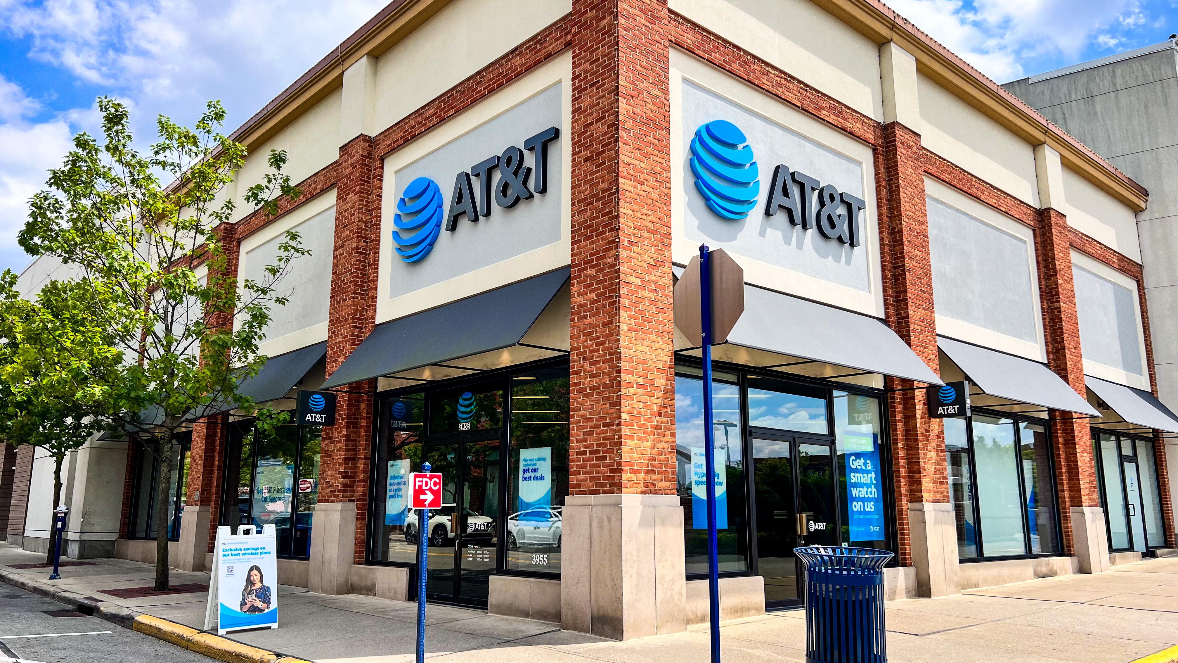 Phones, Internet & Holiday Tech Gifts at AT&T | AT&T EASTON TOWN - 3955 ...