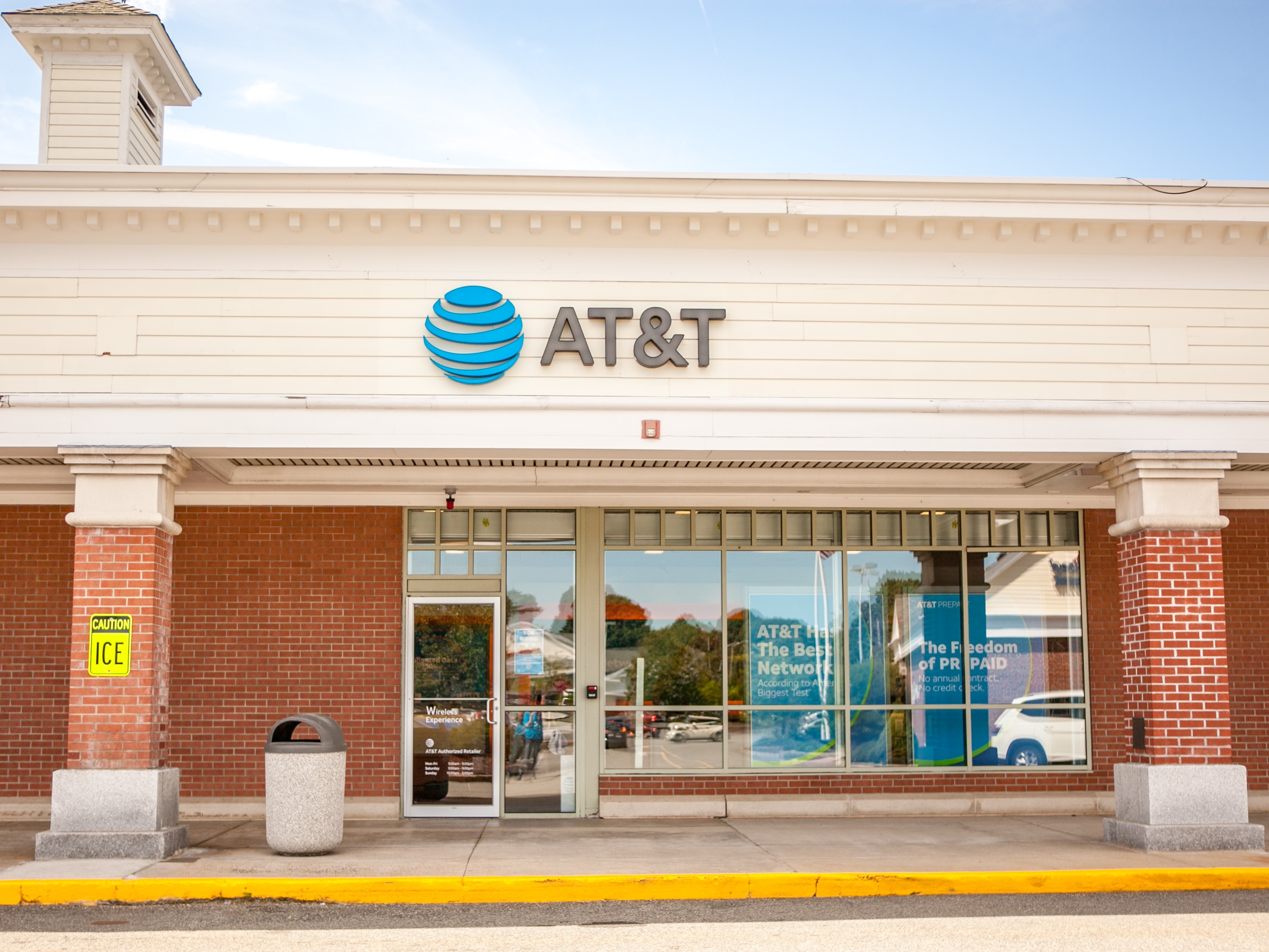 Cell Phone Store in Beverly | iPhones, Samsung Phones, Prepaid Phones ...