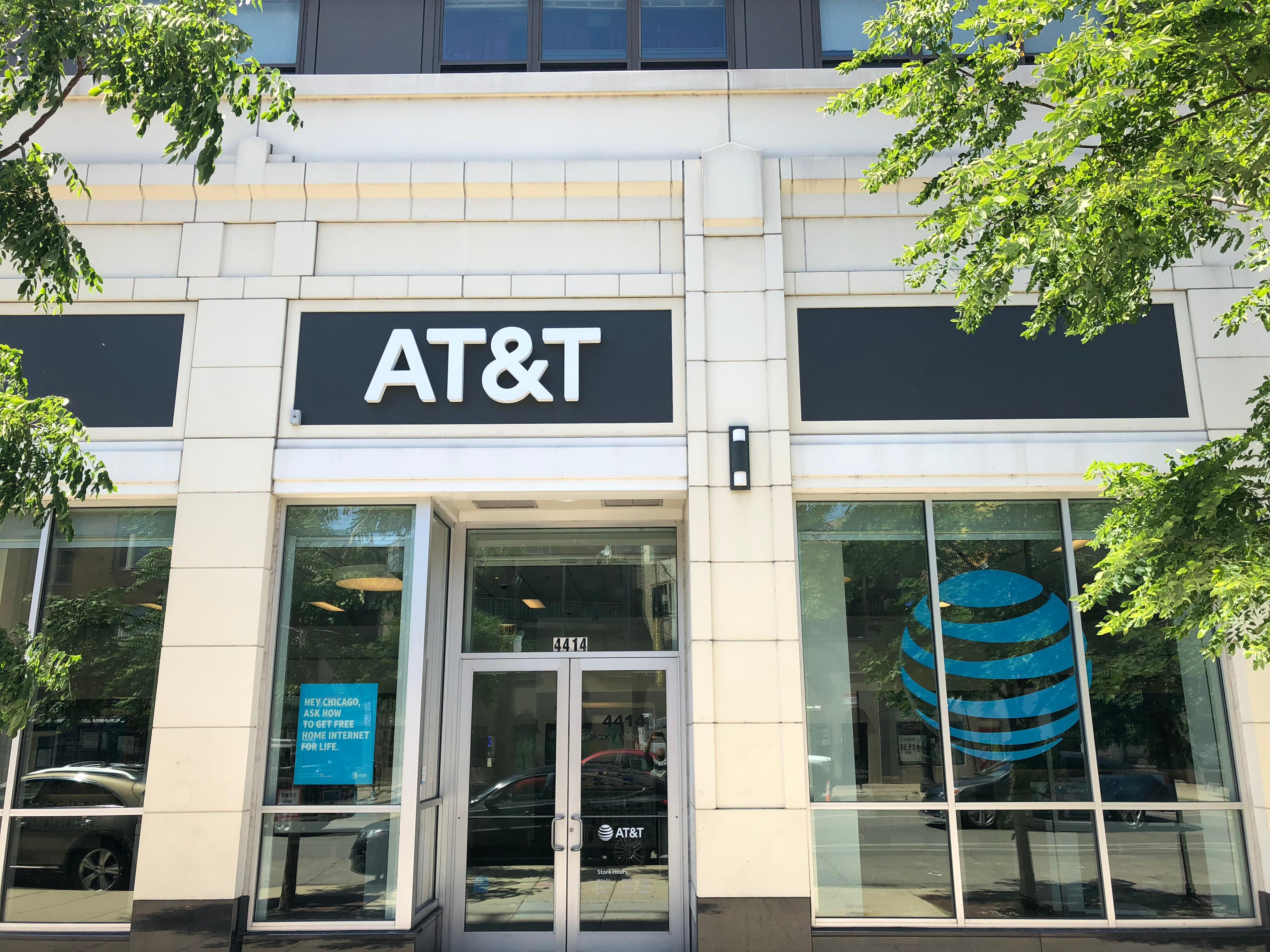 Cell Phone Store in Chicago | iPhones, Samsung Phones, Prepaid Phones ...