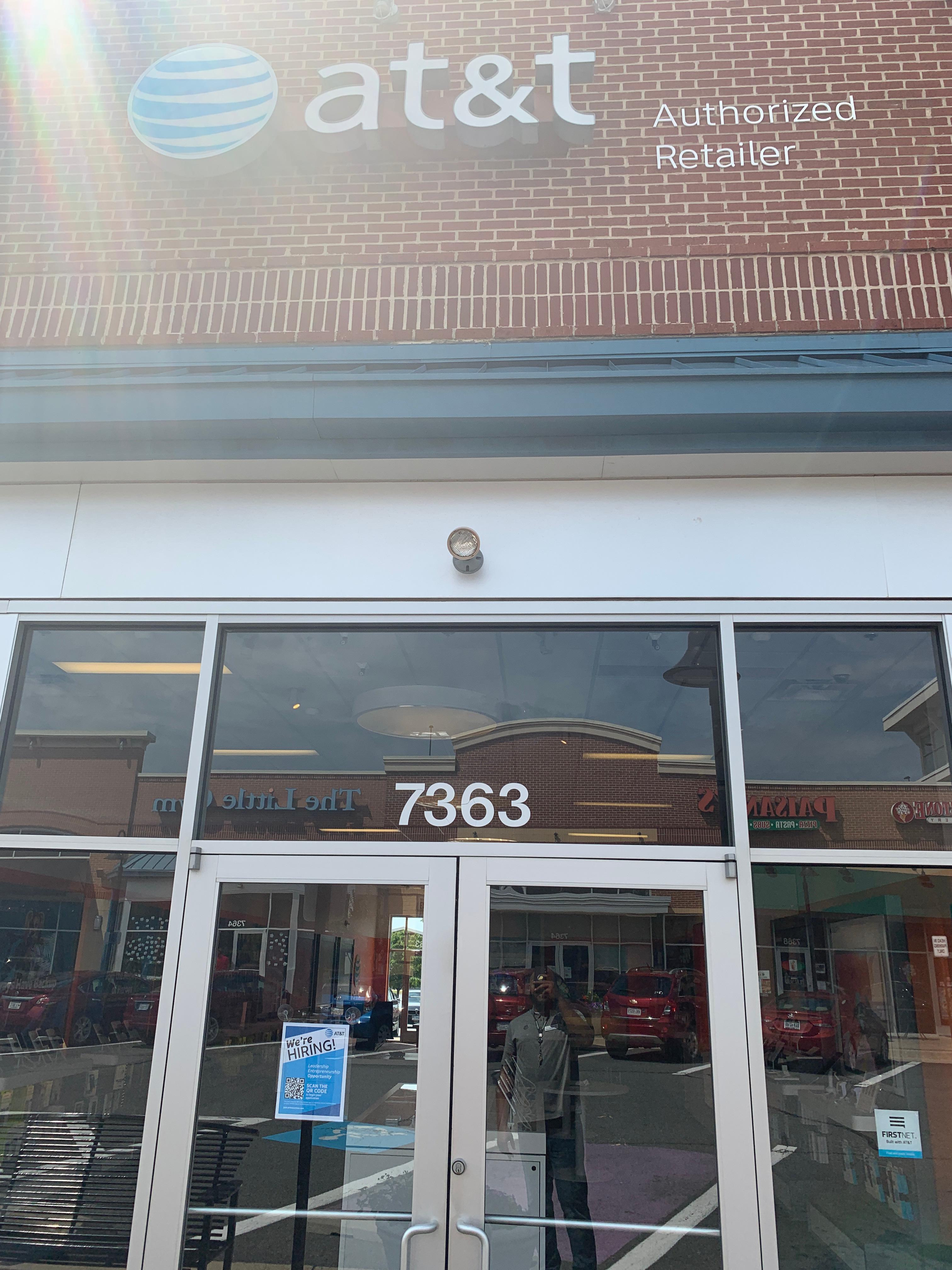 Phones, Internet & Holiday Tech Gifts at AT&T | AT&T Atlas Walk - 7363 ...