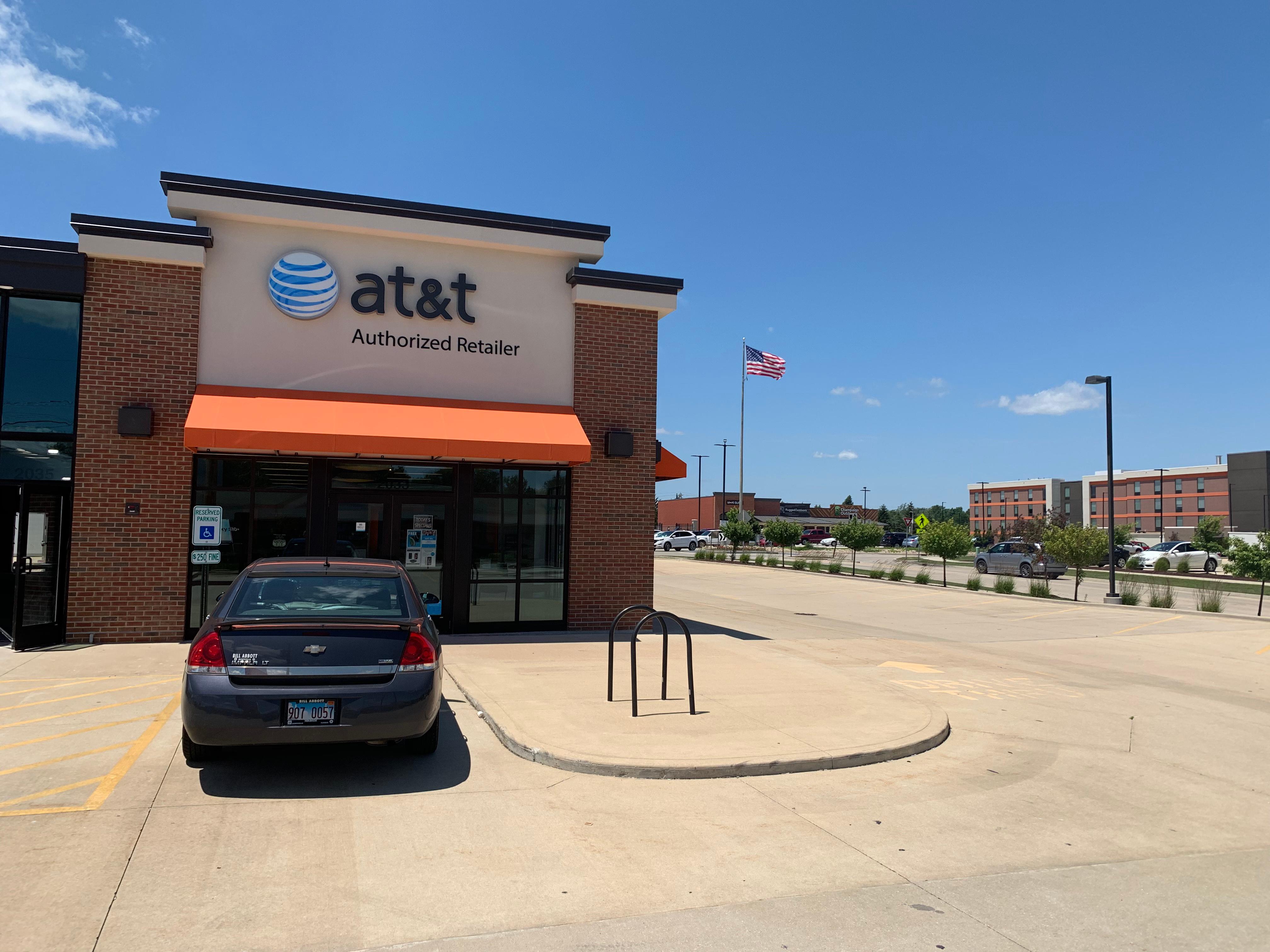 Phones, Internet & Holiday Tech Gifts at AT&T | AT&T Carriage Center ...