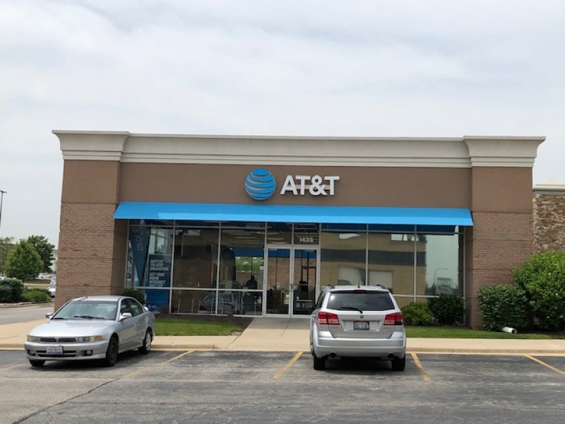 Phones, Internet & Holiday Tech Gifts at AT&T | AT&T Centennial Plaza ...